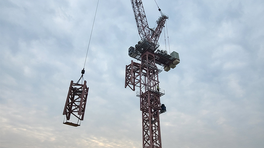 Comansa presents its most recent model of luffing crane, the CML800, in ...