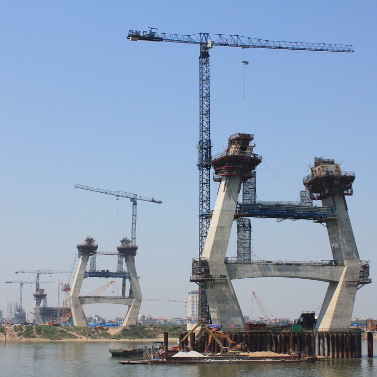 "Nhat Tan" Bridge, in Hanoi, Vietnam | Comansa
